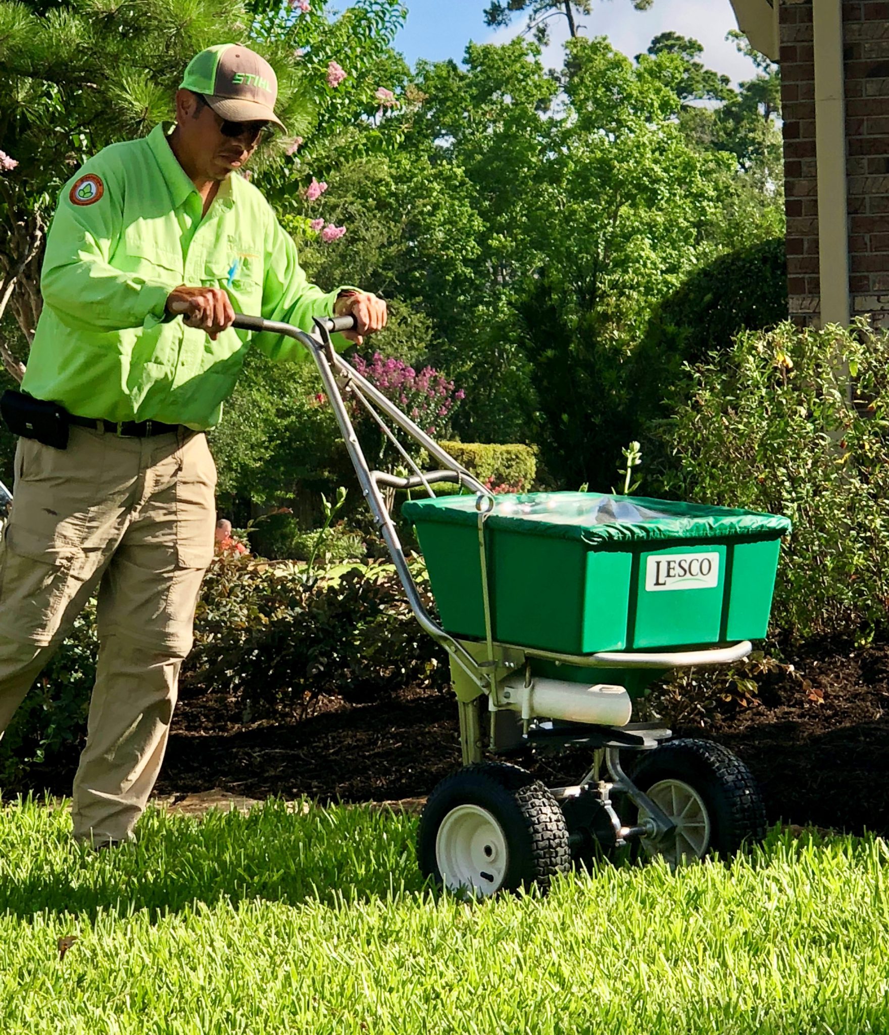 Top 10 Traits of a Great Lawn Fertilization Company